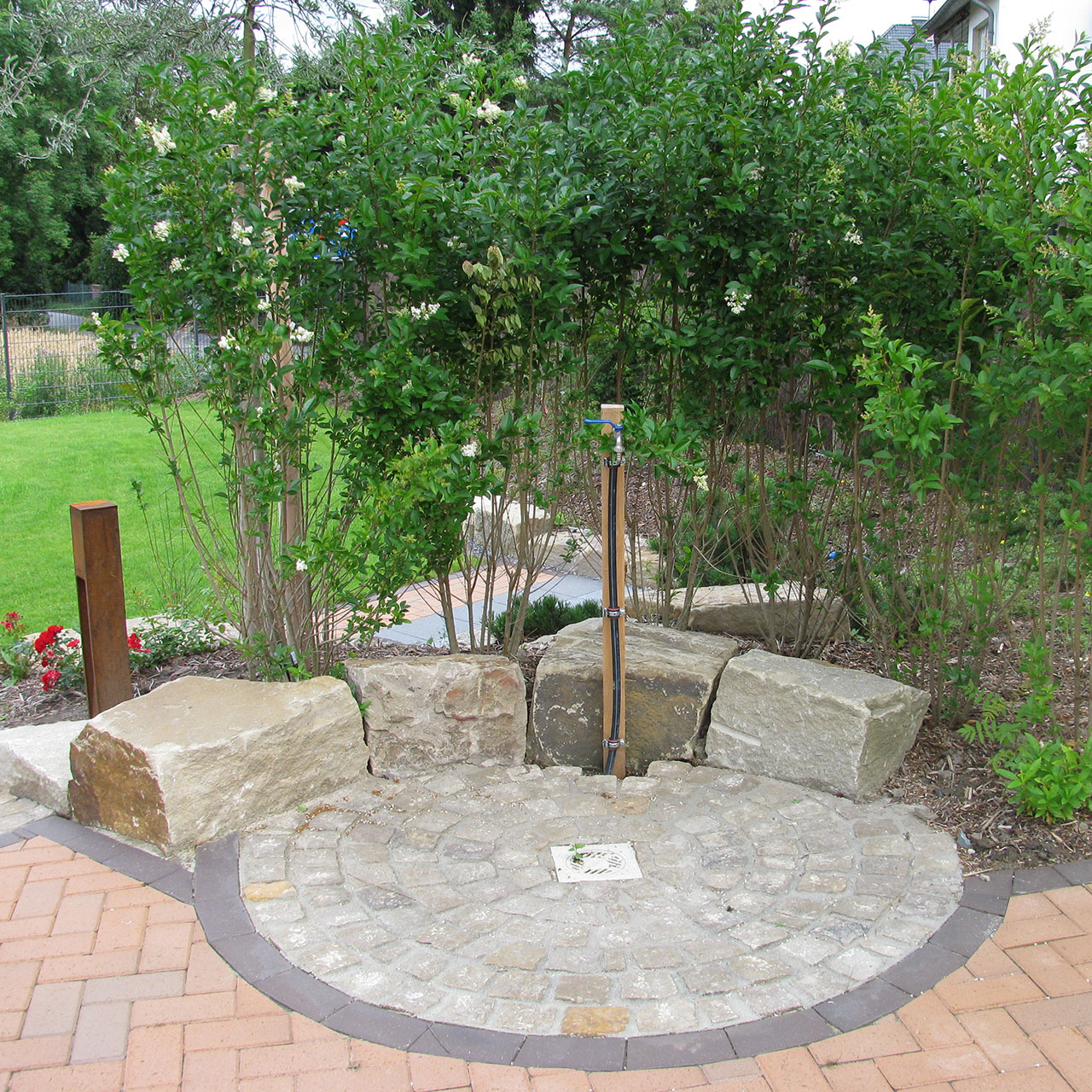 Bodenplatten / Pflaster / Randsteine | GRANDI